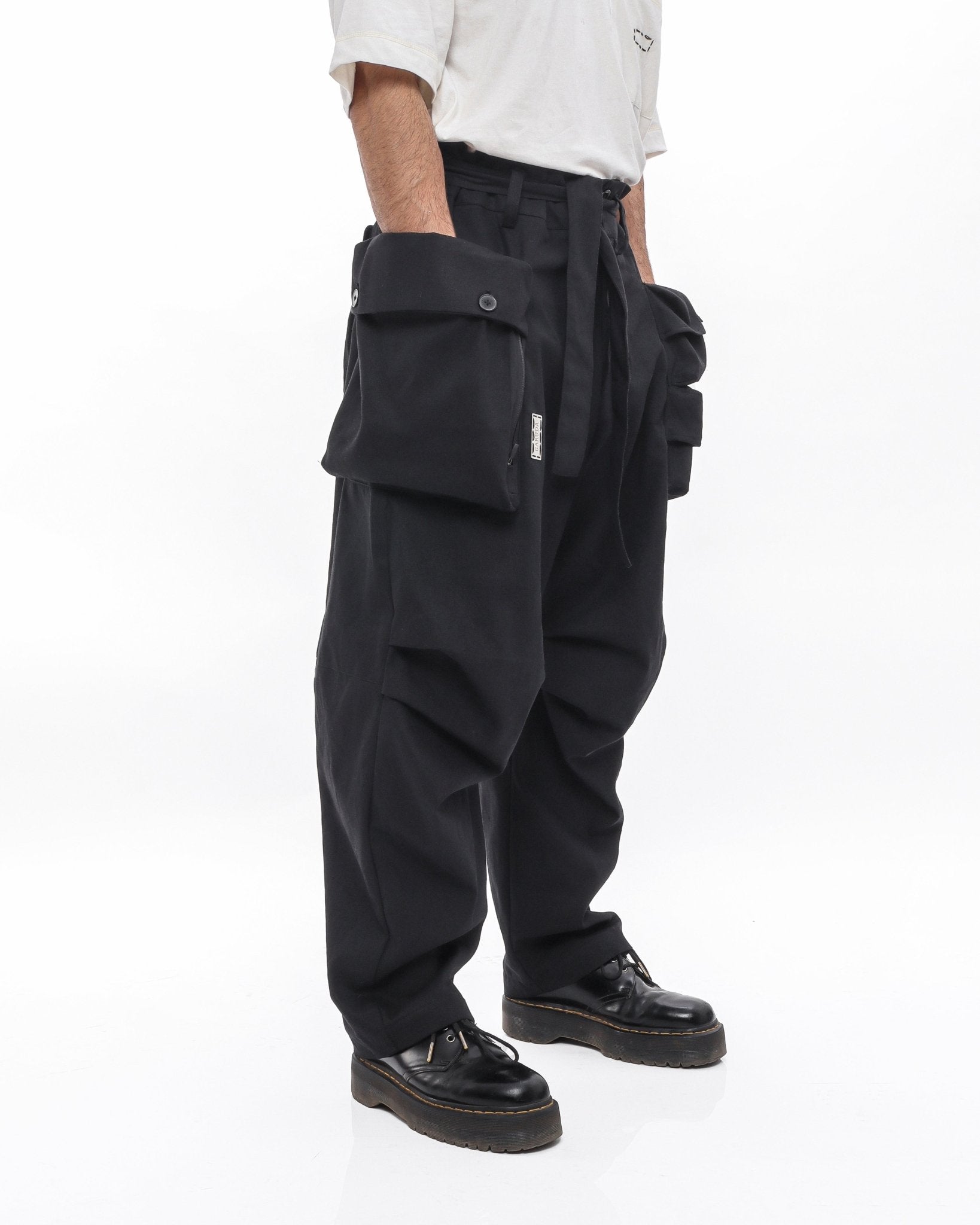 GARUDA - Versatile Clothing - Workwear, Streetwear, and Avant-Garde